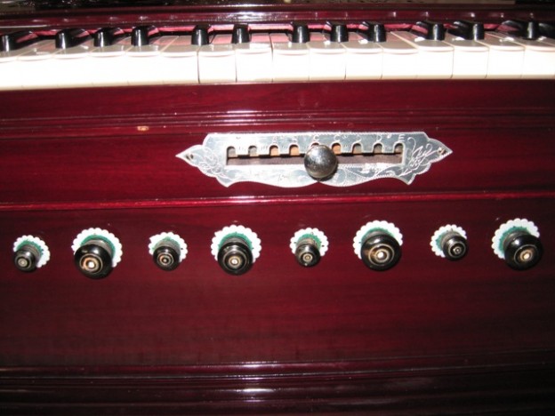 Types of Harmoniums – Tucson Harmonium